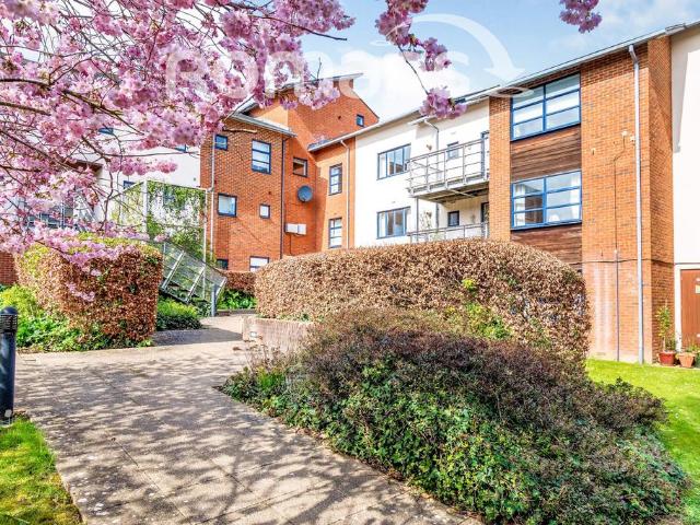 Silchester Place, Winchester, SO23 2 bed flat to rent £1,650 pcm £381 pw