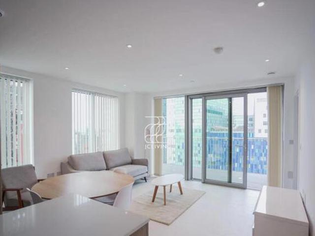 Silk District, London, 2 Bedroom Flat