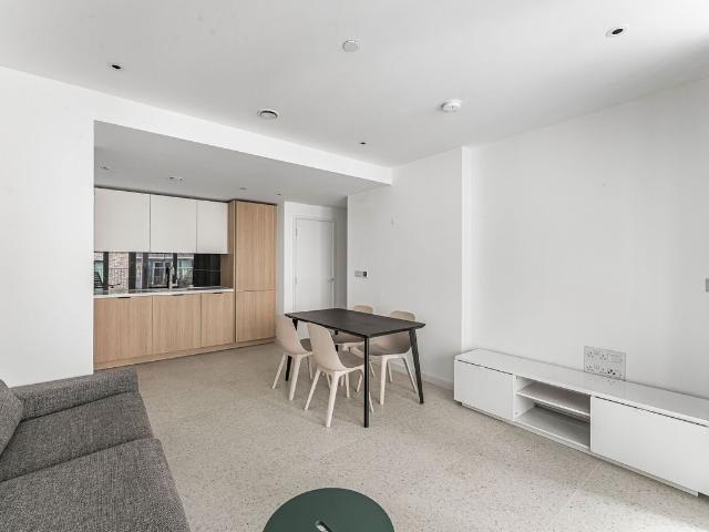 Silk District, London E1, 1 bed flat to rent, £2,550 pcm | PrimeLocation