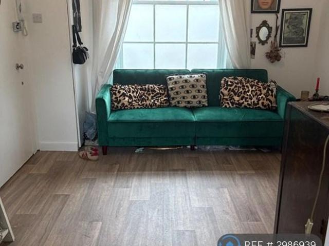 Sillwood Street, Brighton, BN1 Studio to rent £1,050 pcm £242 pw