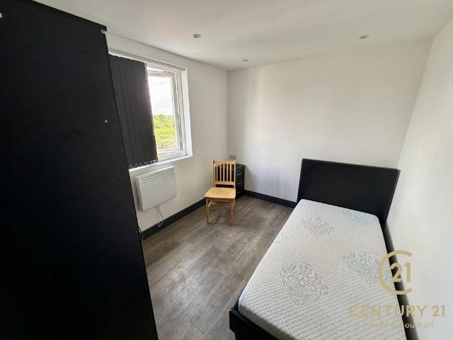 Sipson Road UB7, Room to rent, £725 pcm | PrimeLocation