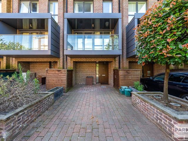 Sir Alexander Close, London W3, 5 bed detached house to rent, £4,500 pcm | PrimeLocation