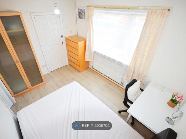 Sir Henry Parkes Road, Coventry CV4, Room to rent, £799 pcm | PrimeLocation