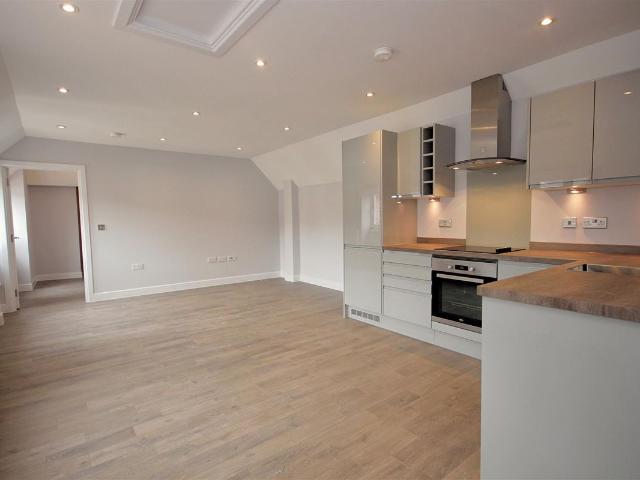 Sir Isaacs Walk, Colchester CO1, 1 bed flat to rent, £995 pcm | PrimeLocation