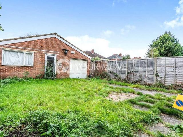 Sirdar Road, Hampshire SO17 8 bed semi detached house to rent £3,760 pcm £868 pw