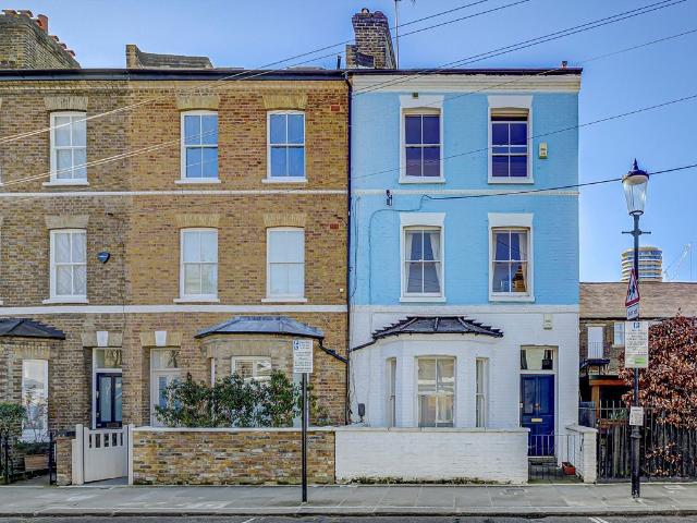 Sirdar Road, Holland Park W11, 2 bed flat to rent, £2,994 pcm | PrimeLocation
