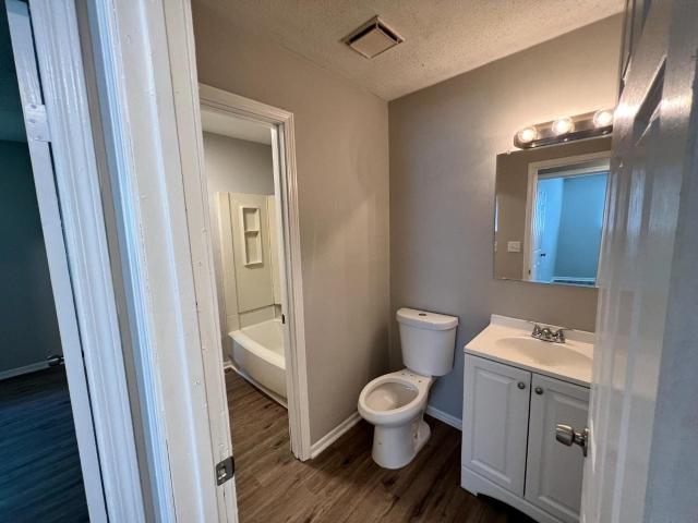 Sirena Gordon Apartments 2 Bedroom Apartment for Rent at 884 Gordon Smith Blvd, Hamilton, OH 45013