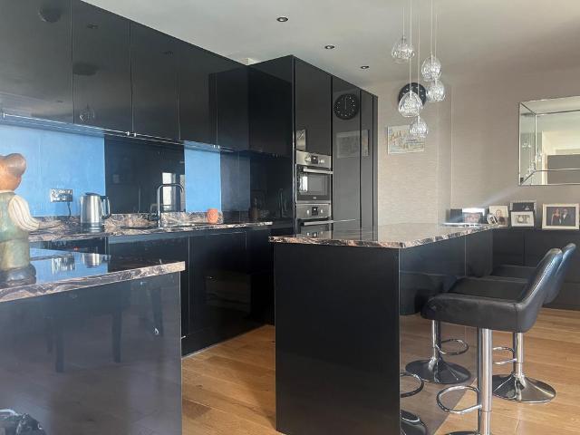 Sirius, 2 The Boardwalk, BN2 3 bed flat to rent £2,300 pcm £531 pw