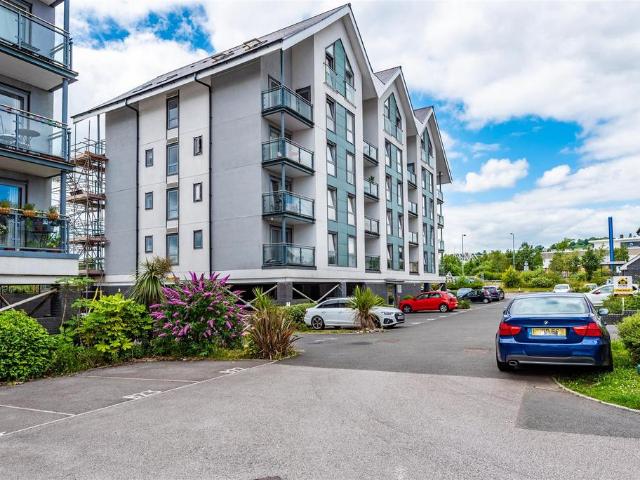 Sirius Apartments, Pentrechwyth, Swansea 2 bed maisonette to rent £1,000 pcm £231 pw