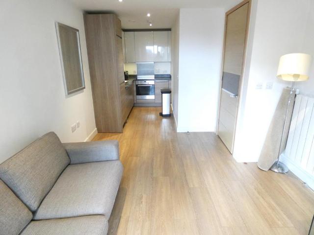 Sirius house, Seafarer Way, Surrey. 1 bed apartment to rent £1,850 pcm £427 pw