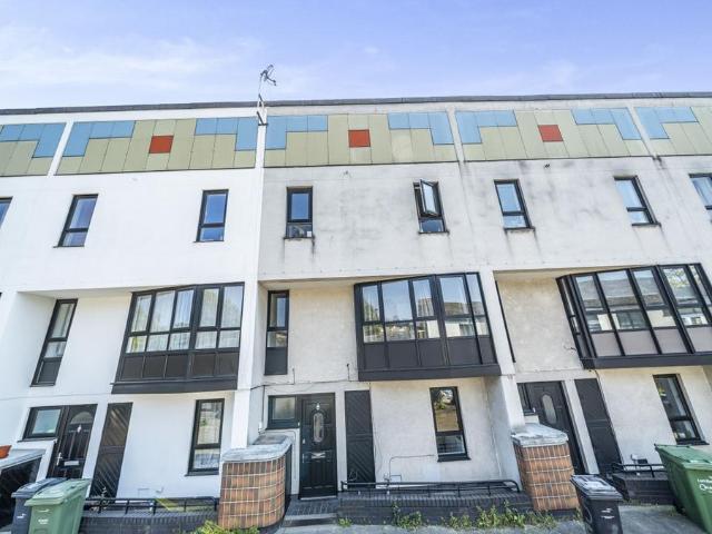 Sisulu Place, London SW9 4 bed house to rent £4,300 pcm £992 pw