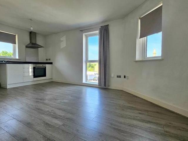 Sittingbourne ME10 1 bed flat to rent £925 pcm £213 pw