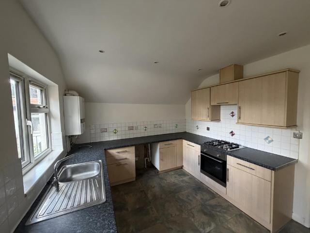 Sittingbourne, Kent, 2 bed house to rent £1,095 pcm £253 pw