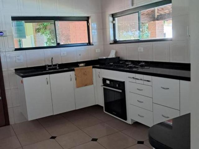 Sítio 9,2 hectares com rio na divisa, casa sede 600 m², a venda na cidade de Porangaba interior de s