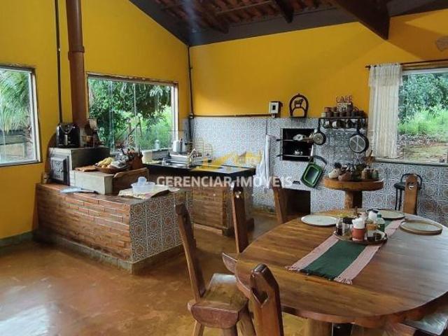 Sítio 14.000m² com 04 quartos 1 suíte, oficina, pomar e área gourmet belíssima com piscina e vis