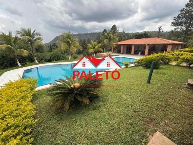 Sítio 20 mil metros quadrados com casa 700 m², piscina, área gourmet, a venda na cidade de Bofete in