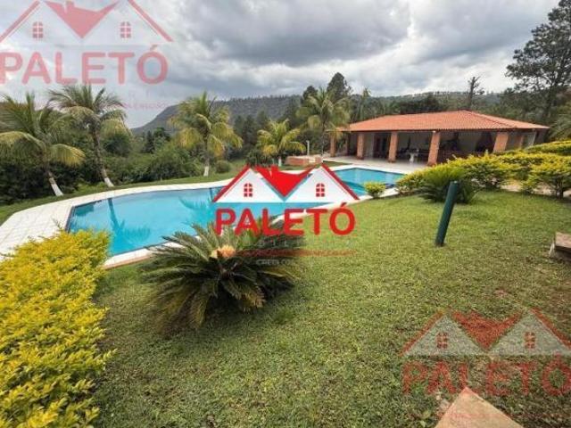 Sítio 20 mil metros quadrados com casa 700 m², piscina, área gourmet, a venda na cidade de Bofete in
