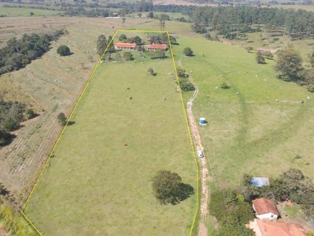 Sitio 22.000M² 2 casas escritura no asfalto