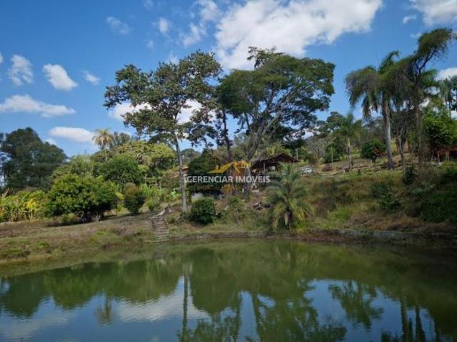 Sítio 30.000m² com lagoa e área gourmet em Itatiaiuçu MG