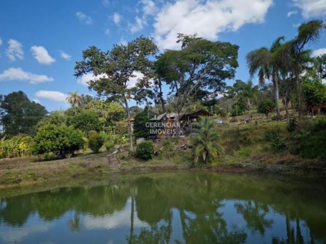 Sítio 30.000m² com lagoa e área gourmet em Itatiaiuçu MG