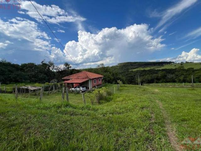 Sítio 37000 m² com mina d´água a venda na cidade de Porangaba interior de SP