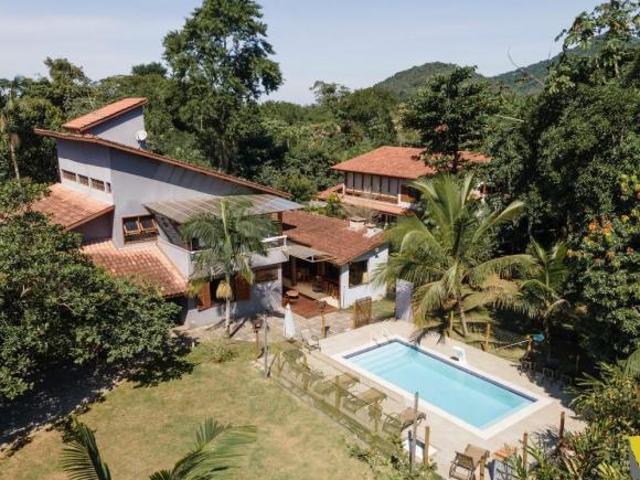 Sitio a beira mar em Itamambuca com 1700 metros de área dentro do condomínio 3 lotes