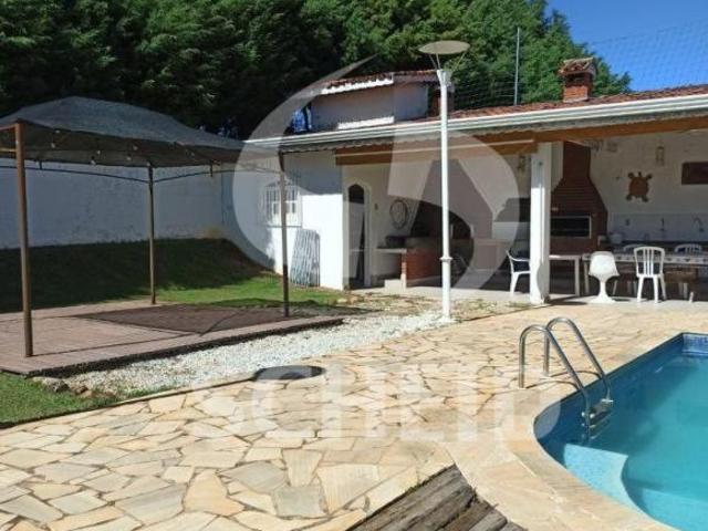 Sitio a venda, com 6 suites, piscina, churrasqueira, 7 vagas, em Jarinu