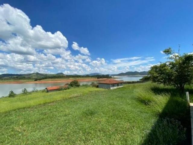 Sítio à venda com 22 mil metros na represa de Piracaia