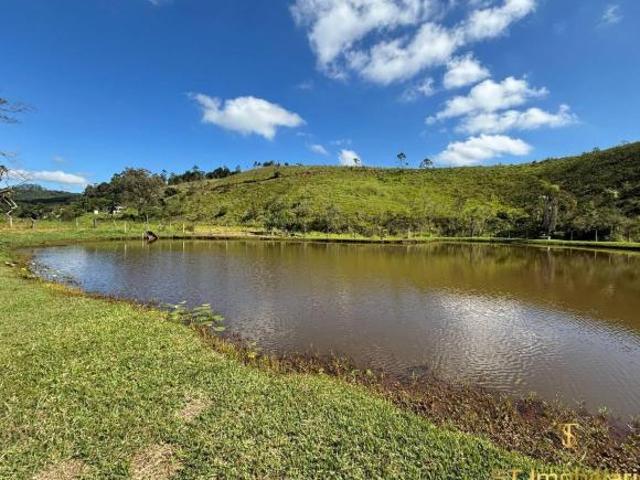 Sítio à Venda com 24.000m² 3 Lagos e Escritura Nazaré Paulista!