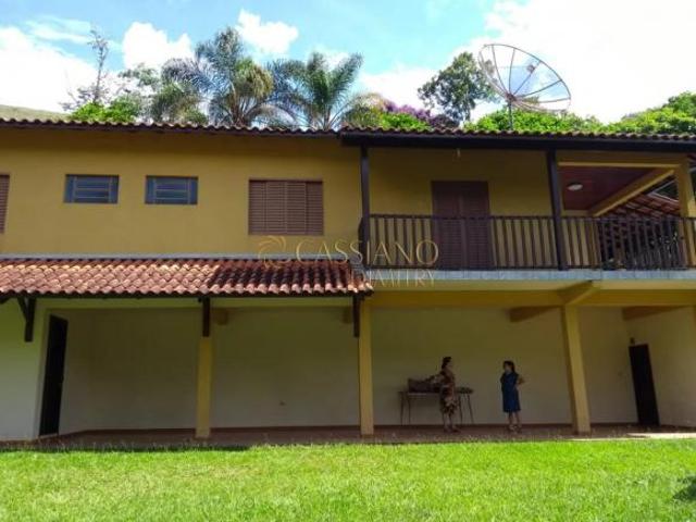 Sitío à venda de 150m² | 03 dormitórios, sendo 01 suíte e 04 vagas de garagem | Freitas | São José d