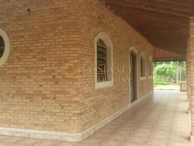 Sítio à venda de 108.900m² | 03 dormitórios, sendo 01 suíte e 02 vagas de garagem | Tapanhão Jambe