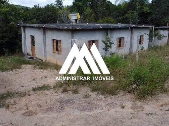 Sítio á venda de 3 hectares, casa com 03 quartos localizado em Bonfim MG!