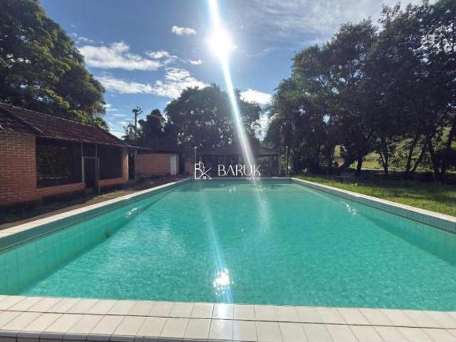 Sítio à venda em Monte Verde MG: 7 quartos, 2 suítes, 4 salas, 4 banheiros, 42.000m² de área!