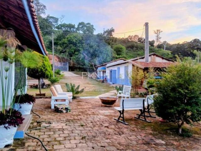 Sítio à venda em Amparo, Área Rural de Amparo, com 3 quartos, com 37000 m²