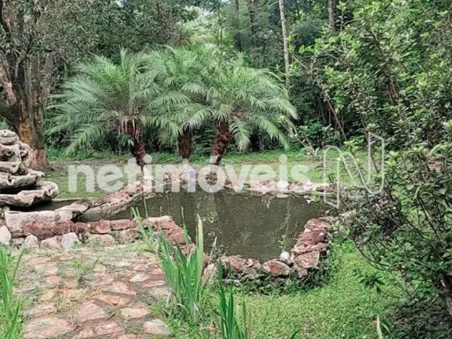 Sítio à venda em Betim – Condomínio fechado com lazer completo