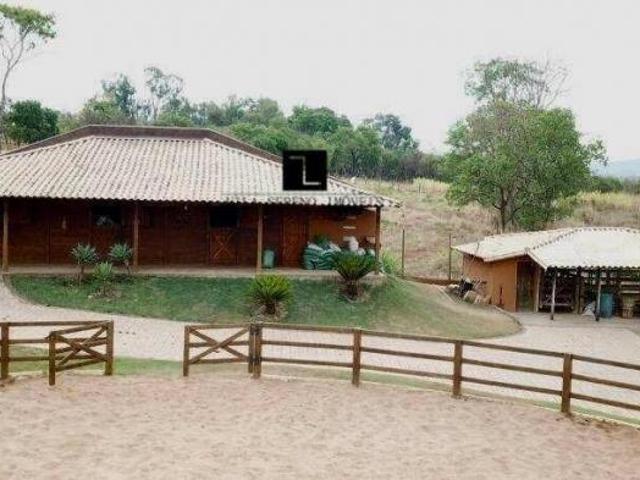 Sítio à venda em Caetanópolis, com 4 quartos, 2ha