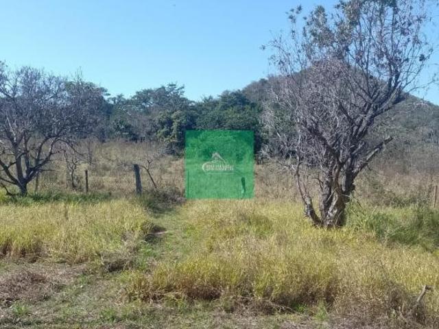 Sitio à venda em Esmeraldas MG, no bairro Urucuia, com 4 quartos, 1 sala, 2 banheiros, 5 vagas de g