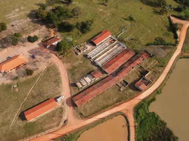 Sítio à venda em Itu SP, 7 quartos, 2 salas, 3 banheiros, 5 vagas, 17.000m² de área. Venha conhecer