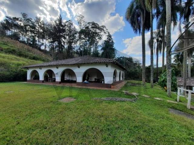 Sítio à venda em Juquitiba / SP, com vista panorâmica