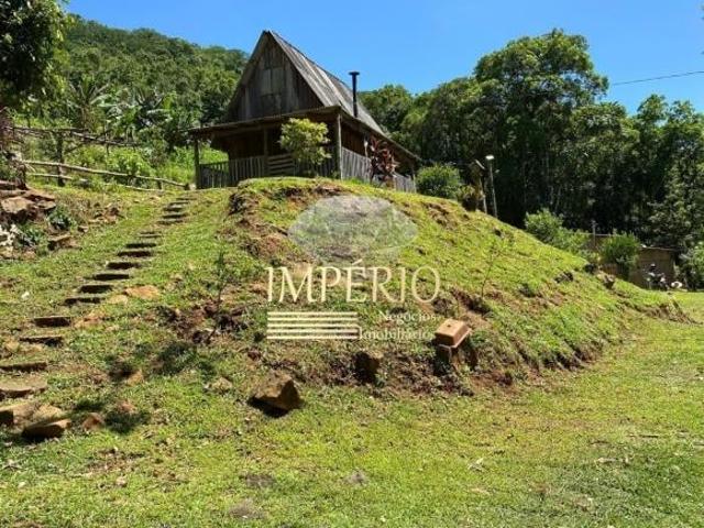 Sítio à venda em Três Coroas RS, bairro Batingueira, 2 quartos, 3,30 hectares de área. Aproveite ess