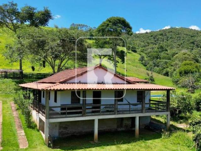 Sítio à venda, 4 quartos, Centro Piranga/MG
