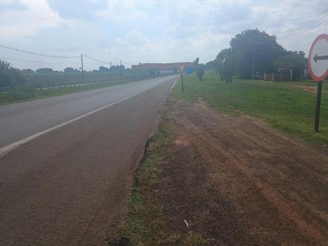 Sitio Artur Nogueira frente asfalto Rodovia Zeferino Vaz