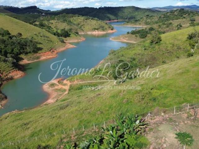Sitio beira da Represa Santa Branca