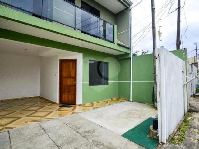 Sitio Cercado Sobrado Triplex com 3 quartos sendo 1 suite Ático 113m² privativos