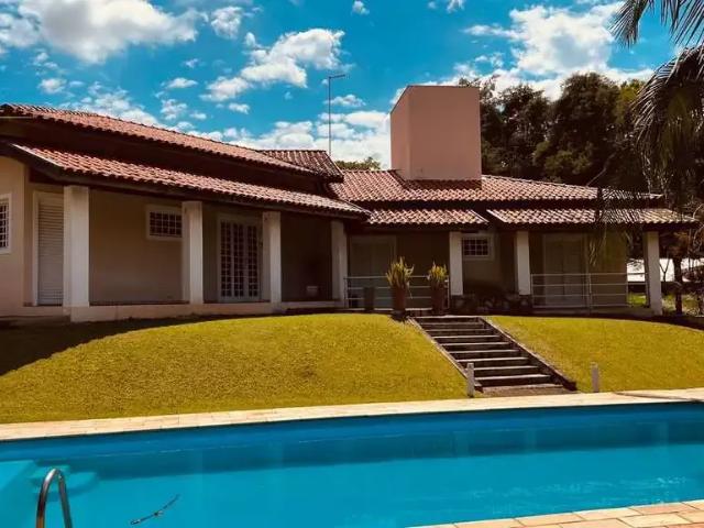 Sítio / Chácara para Locação em Salto/SP Condomínio Monte Belo 4 Quartos
