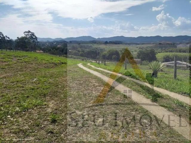 Sítio / Chácara para Venda em Caçapava/SP Chácara Ipês 2 Quartos