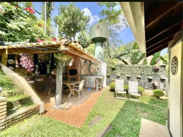 Sítio / Chácara para Venda em Carapicuíba/SP Chácara Santa Lúcia 3 Quartos