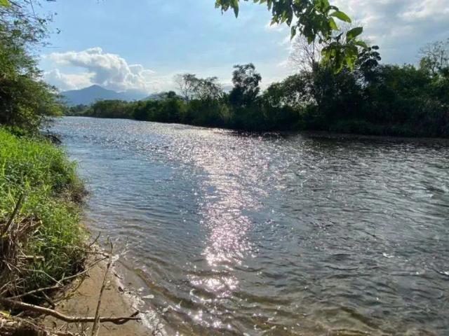 Sítio / Chácara para Venda em Antonina/PR Zona Rural 3 Quartos
