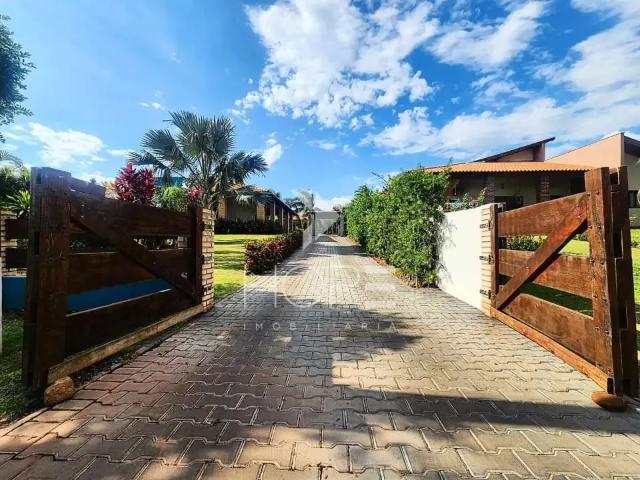 Sítio / Chácara para Venda em Alvorada do Sul/PR Condomínio Riviera do Poente 3 Quartos