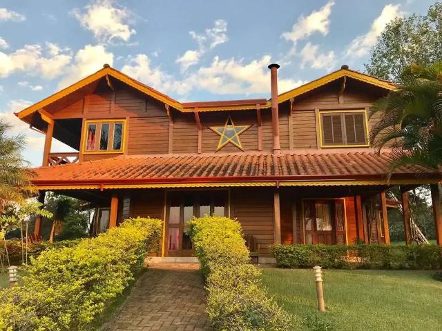 Sítio / Chácara para Venda em Araçariguama/SP Centro 3 Quartos